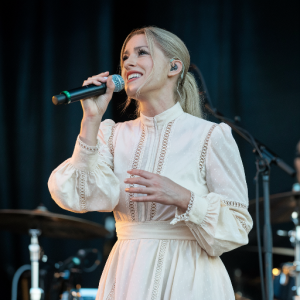 Renee Winter: The Hidden Beauty Maven You Need to Know - Winter is Not ...